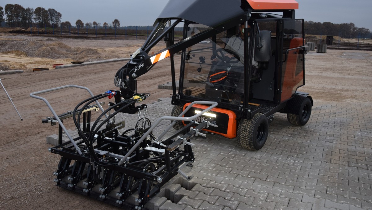 Optimas - Paver-Clamp Multi6 M (Paver Laying machine)